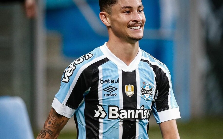 Goiás demonstra interesse na contratação de lateral-esquerdo do Grêmio