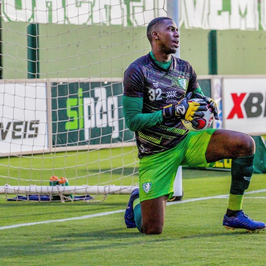 Anápolis anuncia goleiro ex-Jataiense e mais dois volantes para o ...
