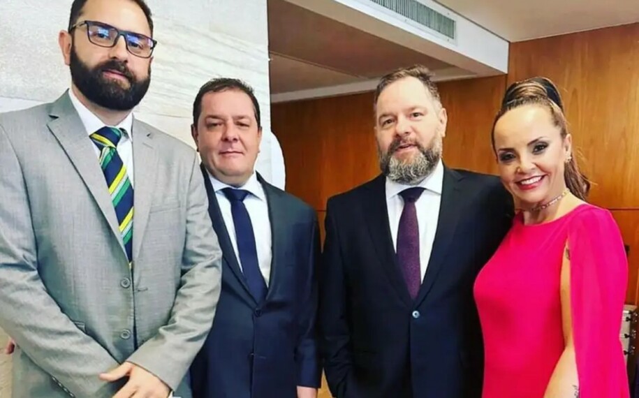 Filhos de Lula postam foto prontos para posse