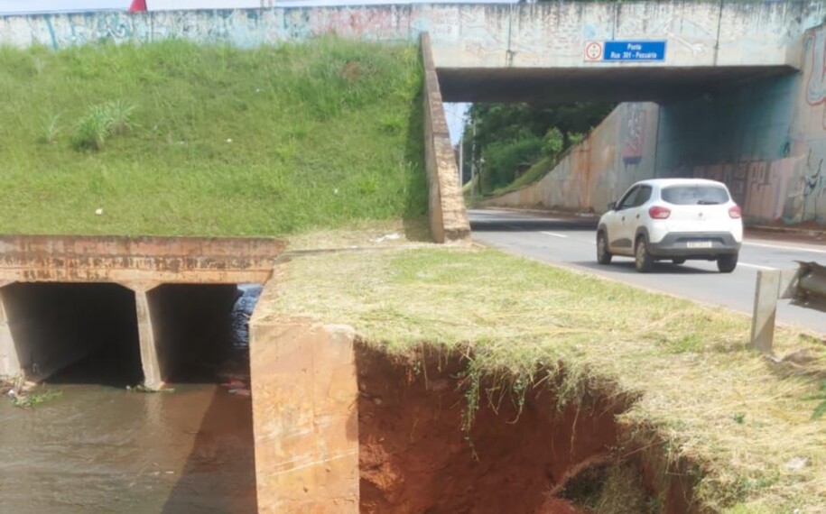 Goiânia: Marginal Botafogo tem trecho em meia pista para obras até quinta Goiânia: Marginal Botafogo tem trecho em meia pista para obras até quinta