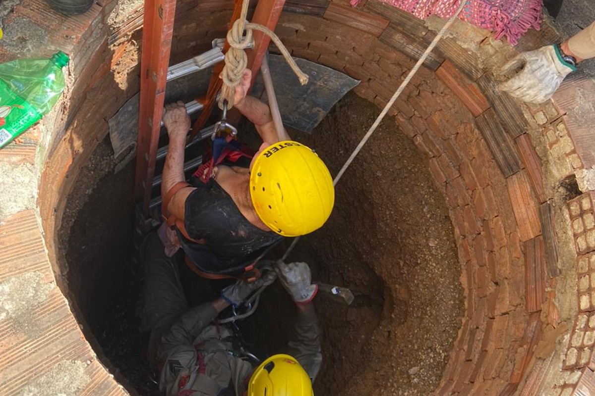 Bombeiros resgatam idosa que caiu em uma cisterna em Aparecida | Mais Goiás Bombeiros resgatam idosa que caiu em uma cisterna em Aparecida | Mais Goiás