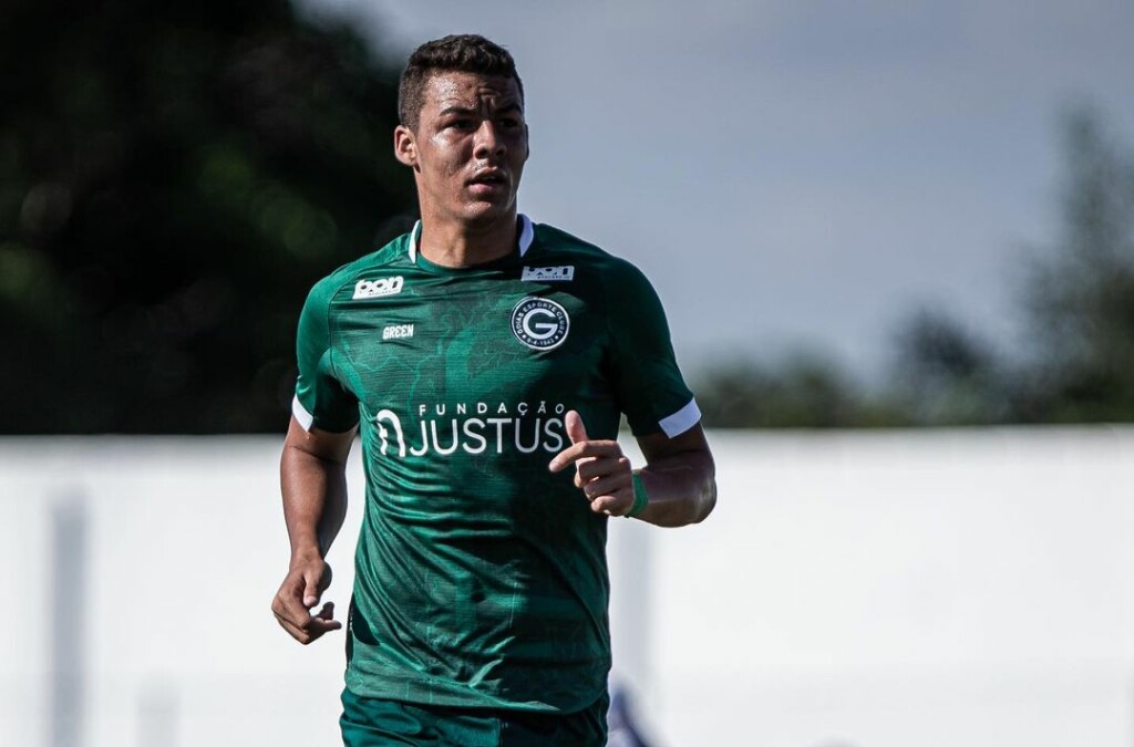 Goiás empresta meia Alan Stence para time de Santa Catarina | Mais Goiás
