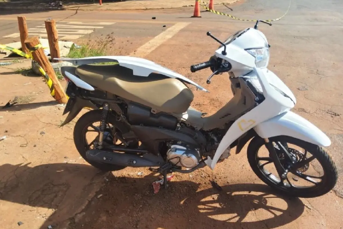 Mãe morre e filha fica gravemente ferida após moto ser atingida por ...