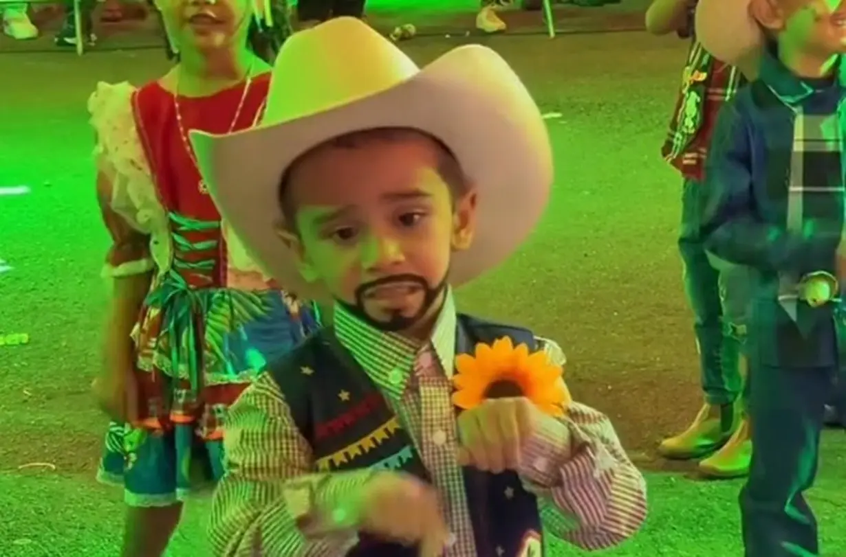 O vídeo do garoto de 6 anos dançando quadrilha em Trindade